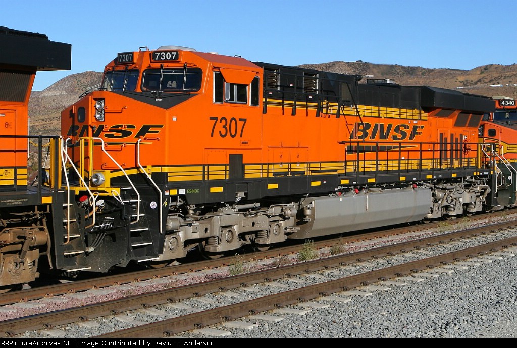 BNSF 7307
